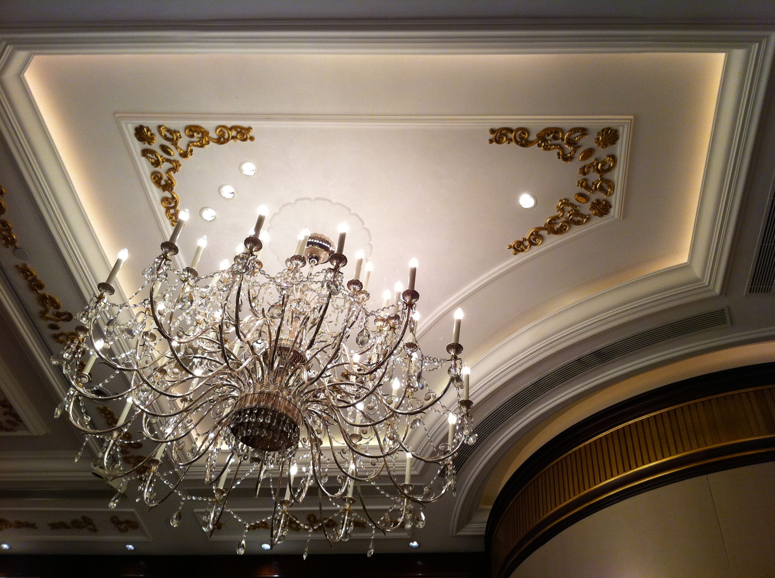 Hotel Lighting Ideas – LED and Energy Saving Light Bulbs